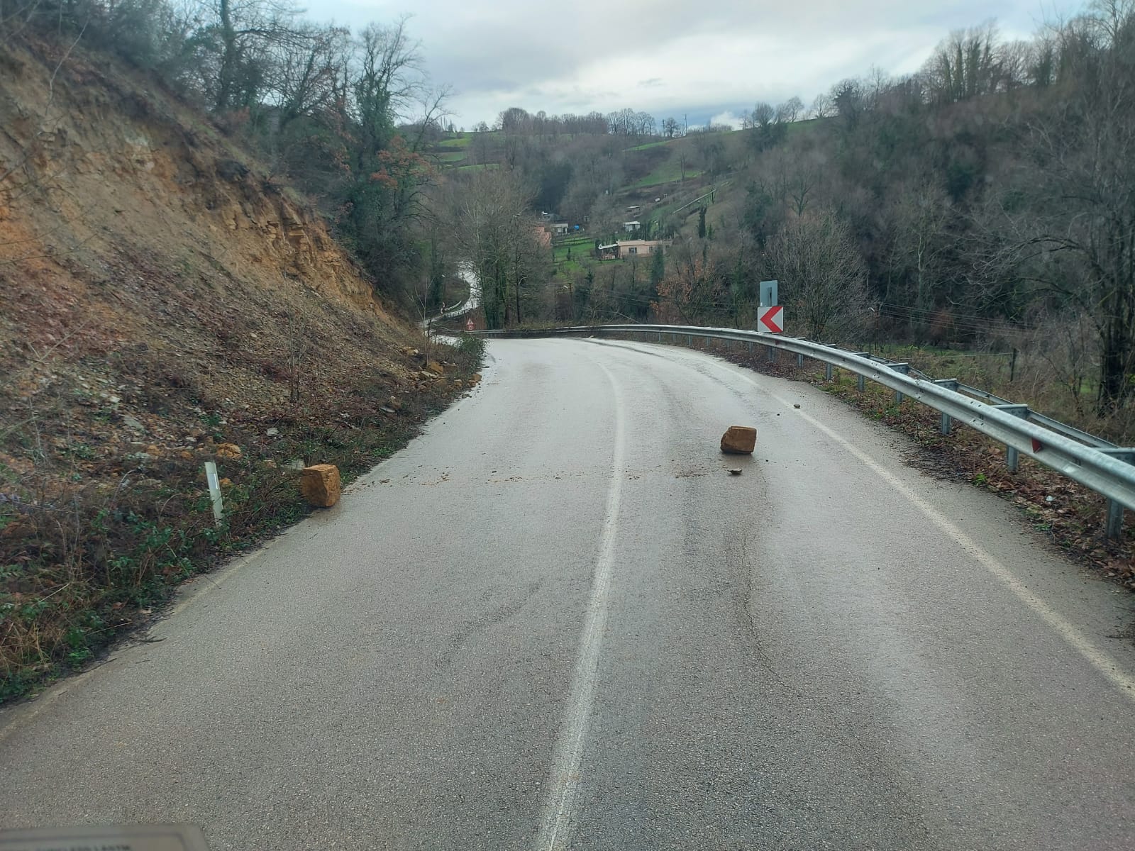 BAHARİYE’DE TOPRAK KAYMASI | Mustafakemalpaşa Haber - Güncel ...