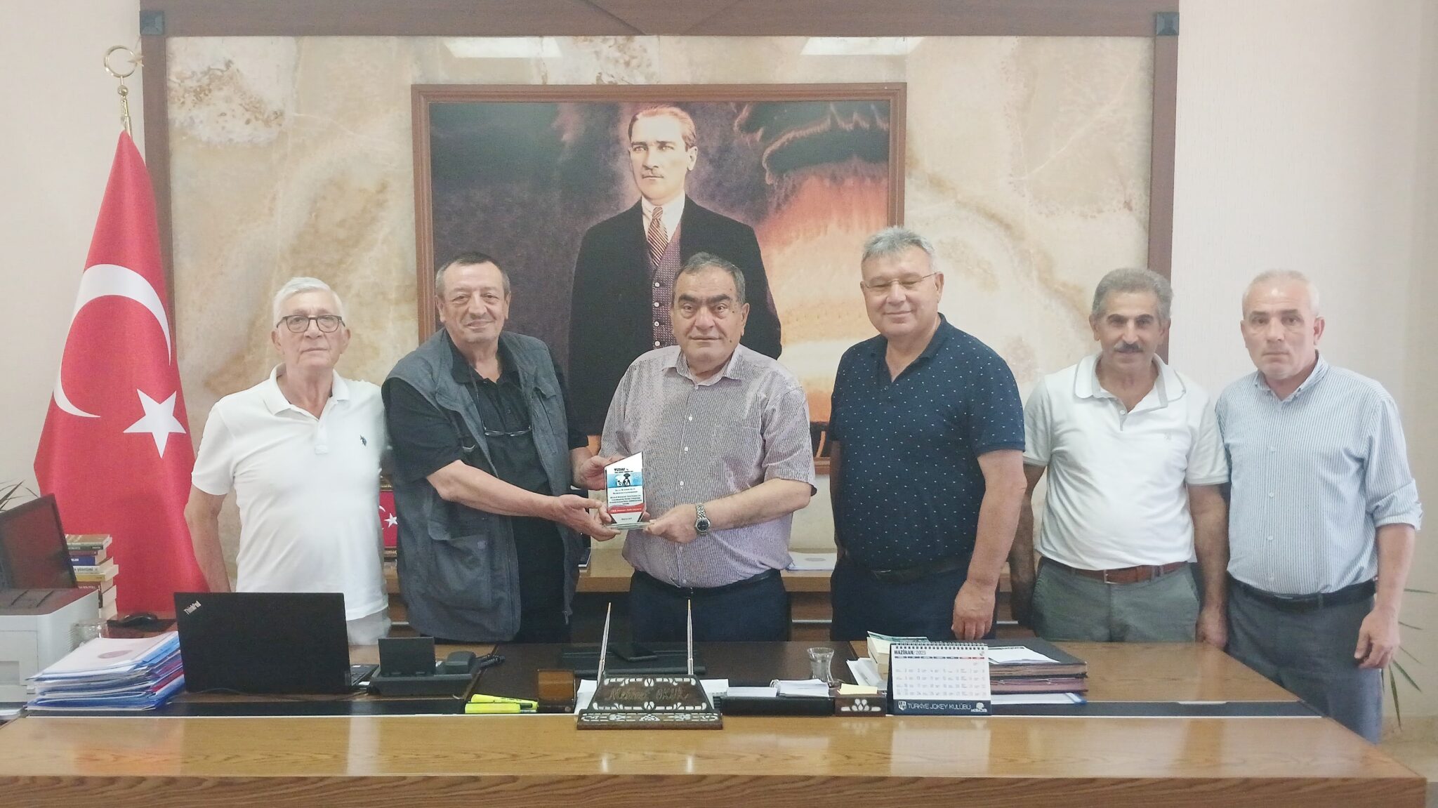 ÇEYREK ASRA ULAŞAN TÜRK DAMASI DESTEK BEKLİYOR | Mustafakemalpaşa Haber ...